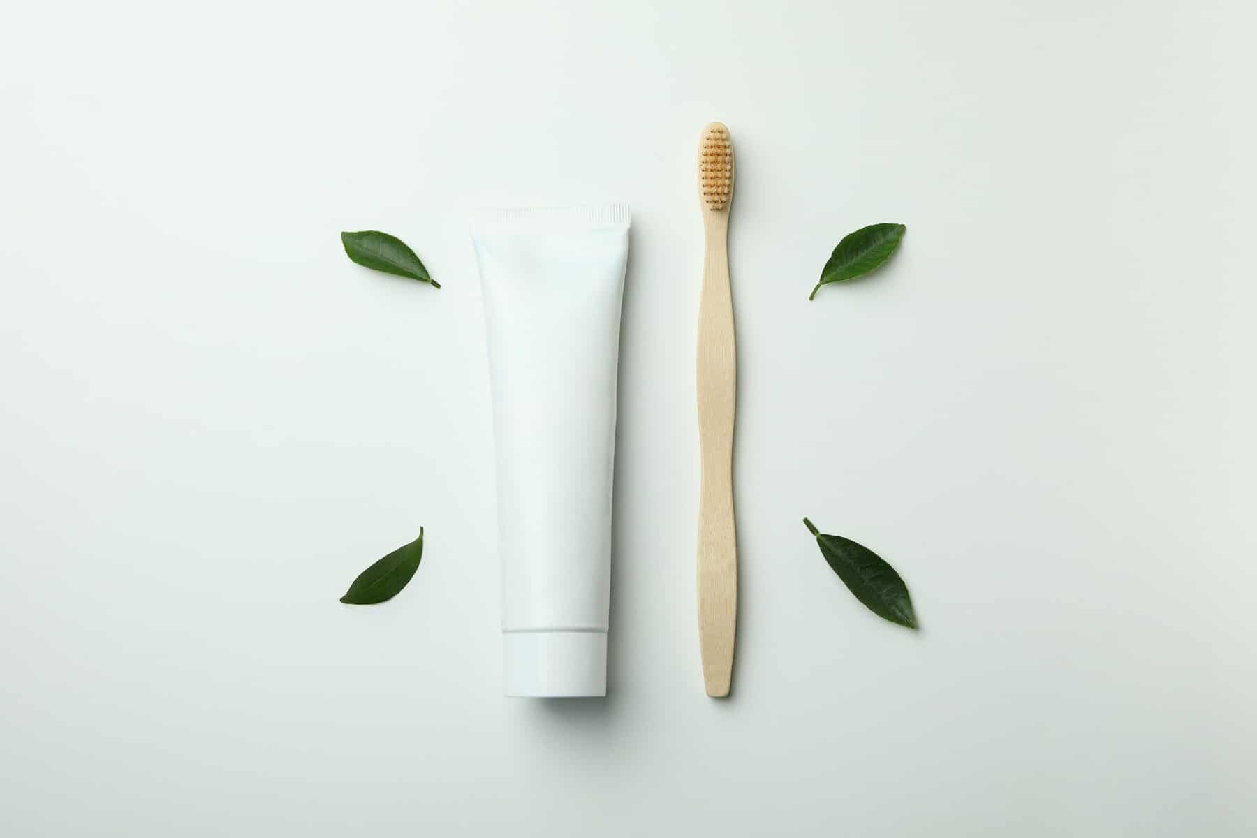 Dentifrice : comment faire le vôtre ? Recettes et alternatives